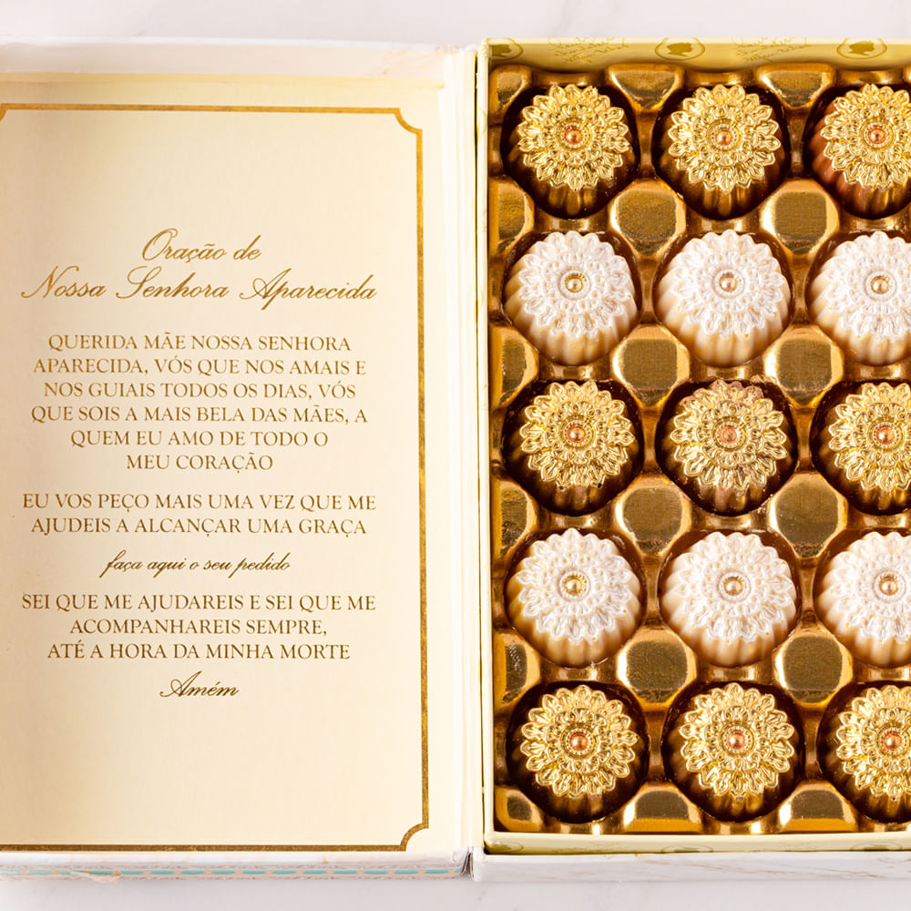 Caixa de doces e oração de Nossa Senhora de Aparecida - Stefan Behar Sucré